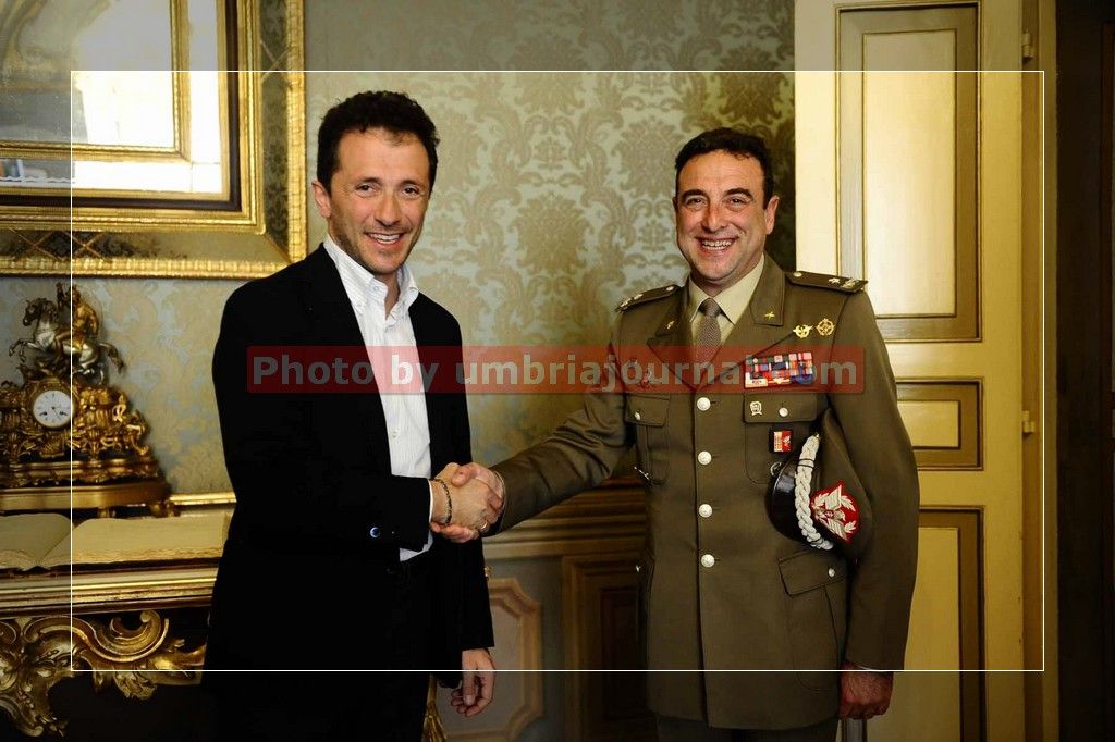 PERUGIA, IL GENERALE FAZARI A PALAZZO DEI PRIORI - umbriajournal.com