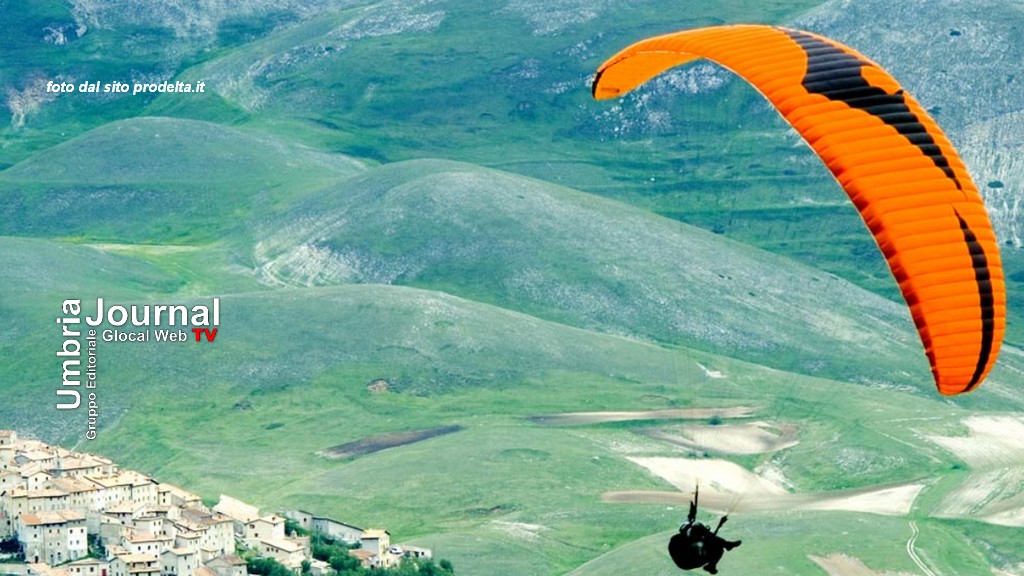 Riaperti gli spazi aerei per il volo libero a Castelluccio dopo sisma