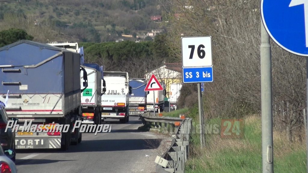 Viadotto Puleto la protesta si fa totale presidio sulla strada E45