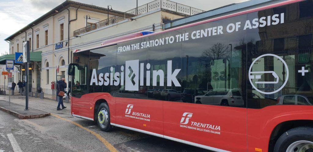 Assisi Link, il nuovo bus che connette la stazione al centro ...