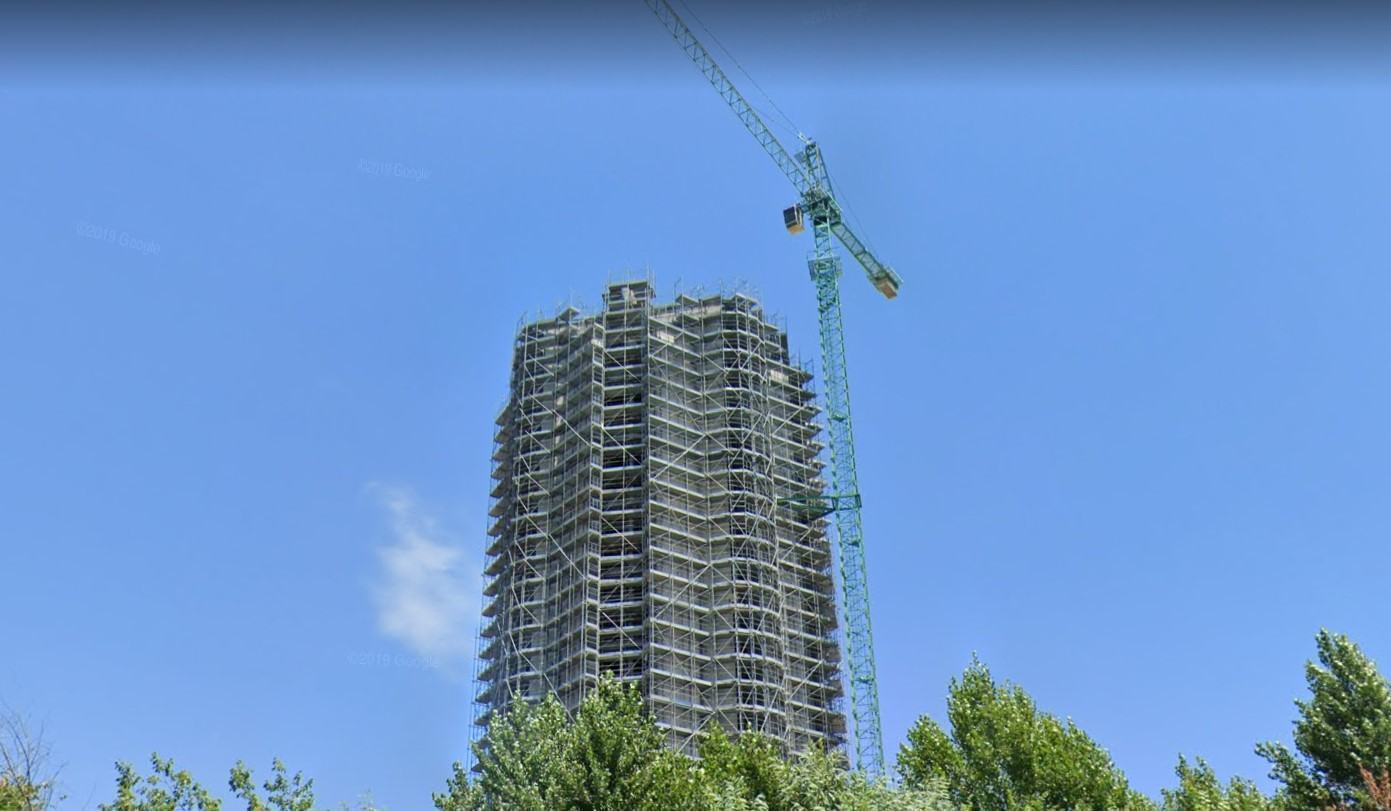 Il Tulipano a Terni sarà illuminato, diventerà un gigantesco albero di ...