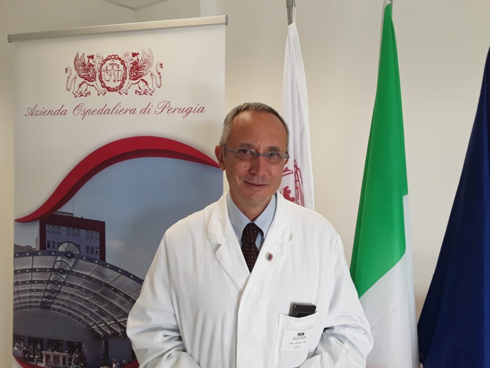 Osso di pollo lacera esofago a 35enne, intervento salvavita a Perugia