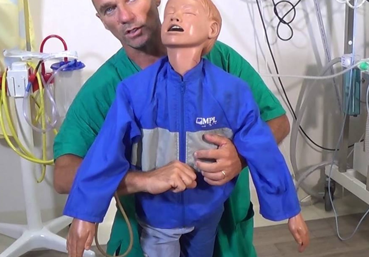 Manovra Heimlich contro soffocamento, muoiono 50 bimbi l'anno