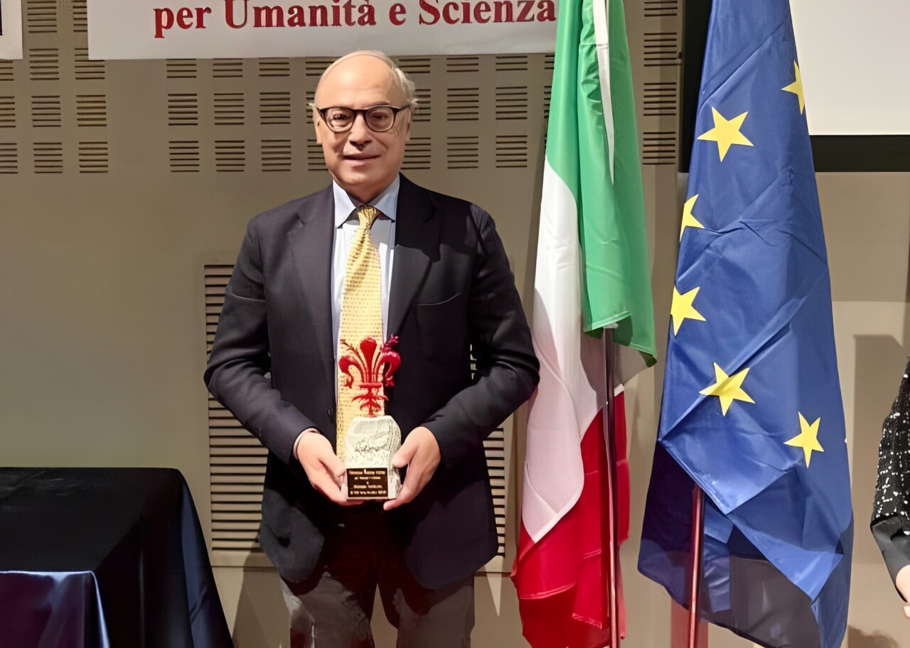 Premio Florentiae Rubrum Lilium al professor Giuseppe Ambrosio