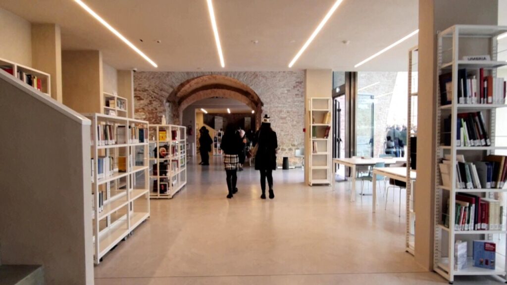 Inaugurata la biblioteca degli Arconi, una bella struttura
