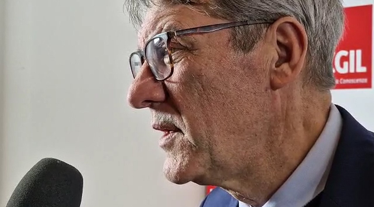 Alternanza scuola-lavoro, Maurizio Landini, superare l'obbligo