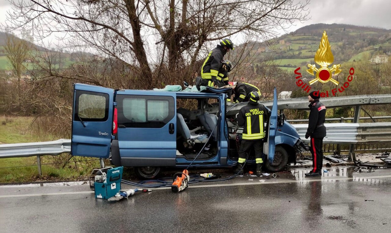 Incidente stradale sulla Pian d'Assino, ferito grave in ospedale