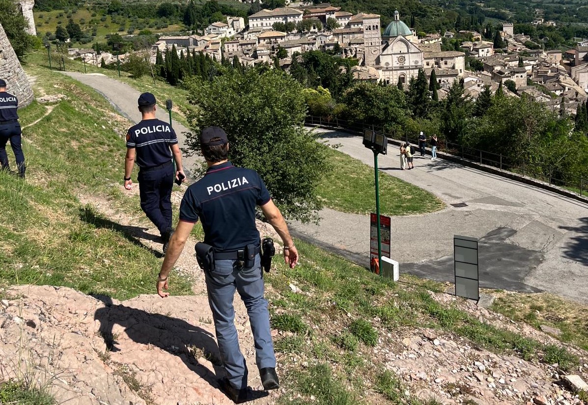 Parchi e giardini pubblici, intensificazione dei controlli della polizia