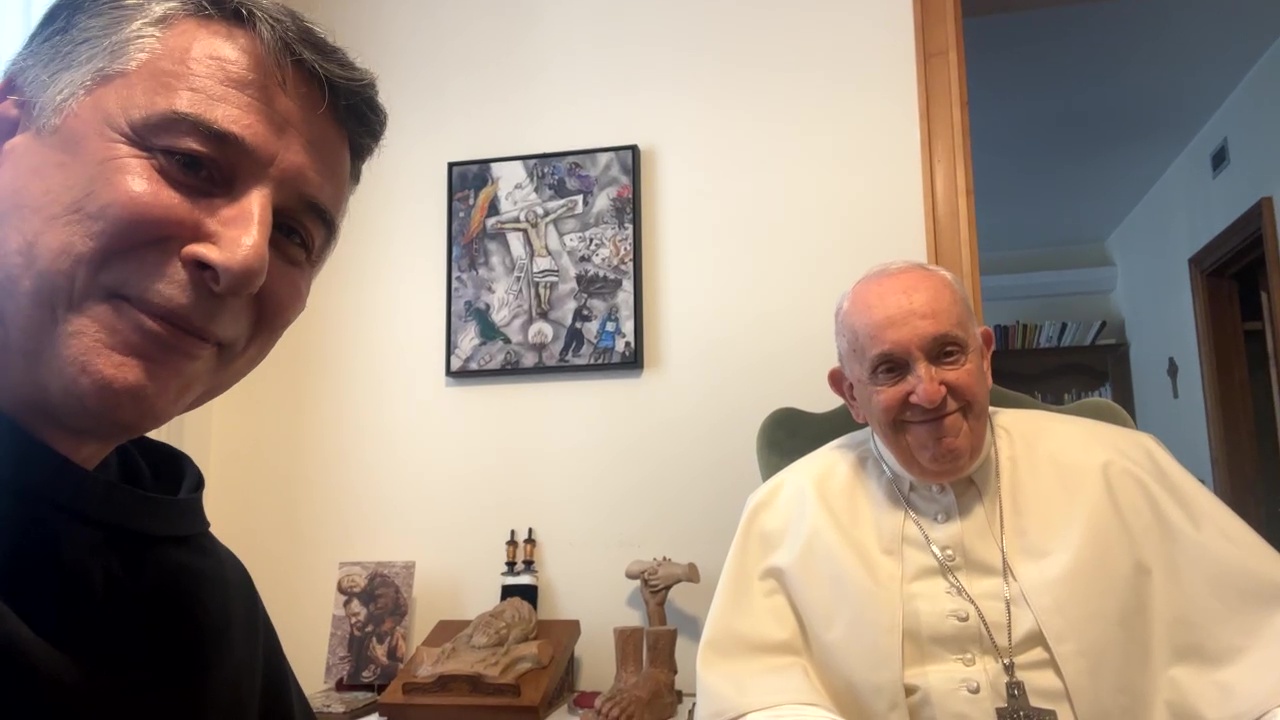 Papa in diretta su pagina Facebook di padre Enzo Fortunato
