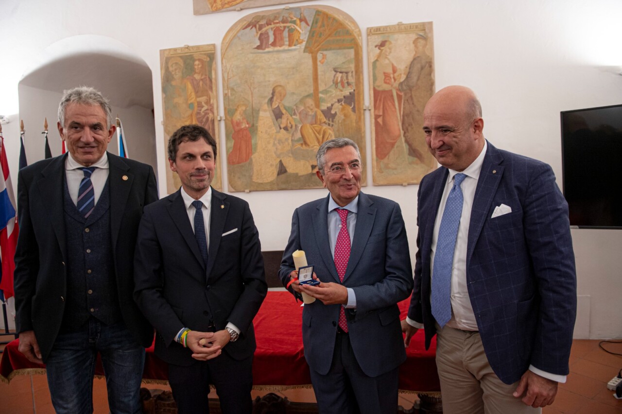 Consegnato il Baiocco d’oro al professore Marco Carini