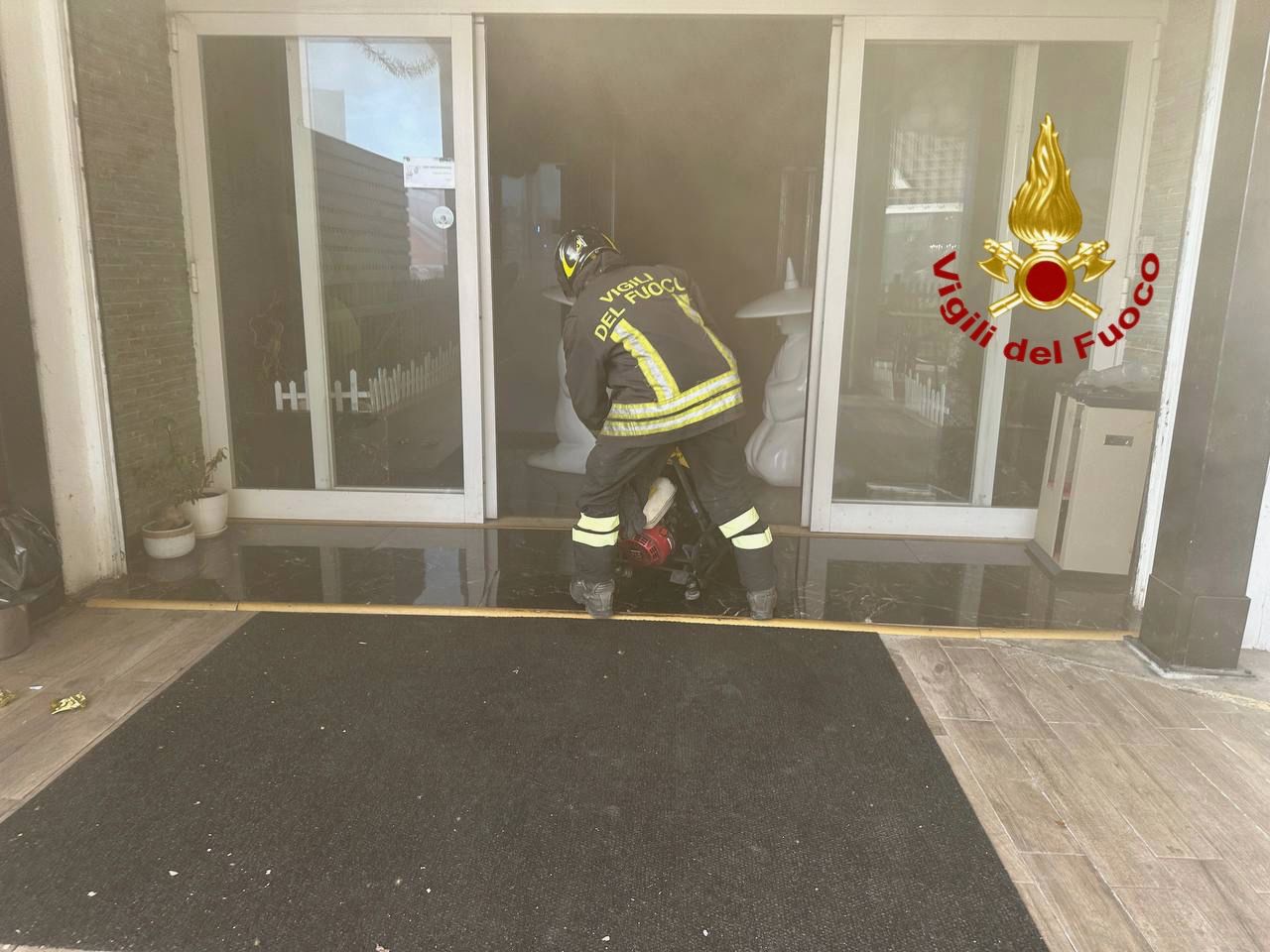 Incendio ristorante Ellera, intervento rapido vigili del fuoco